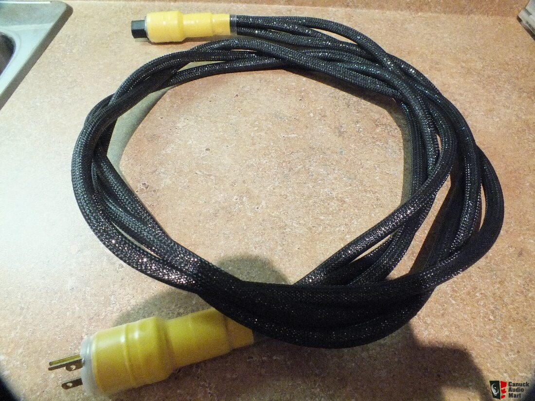 2.0m (6'6") Gutwire SP-6.1 AC power cord- 15Amp Photo #2258555 - Canuck ...