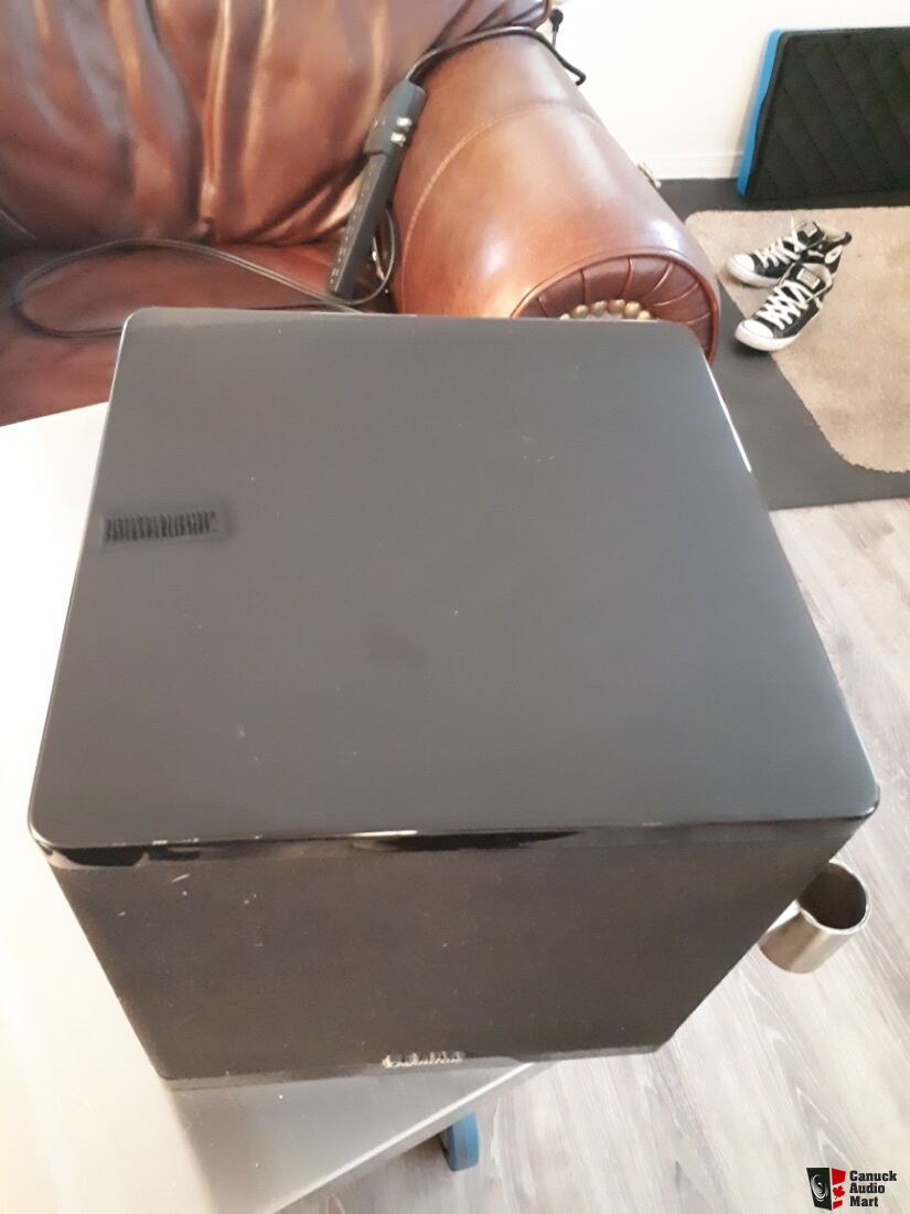 Definitive Technology SuperCube III Ultra-compact powered subwoofer ...