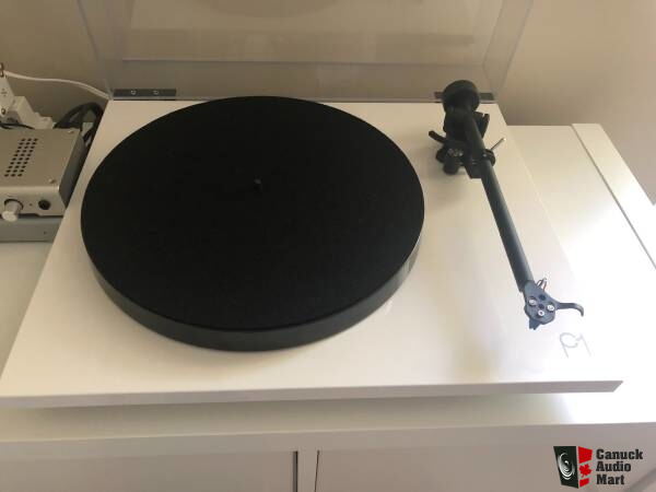 Rega Planar One Turntable / P1 with Elys 2 Elliptical Cartridge Photo ...