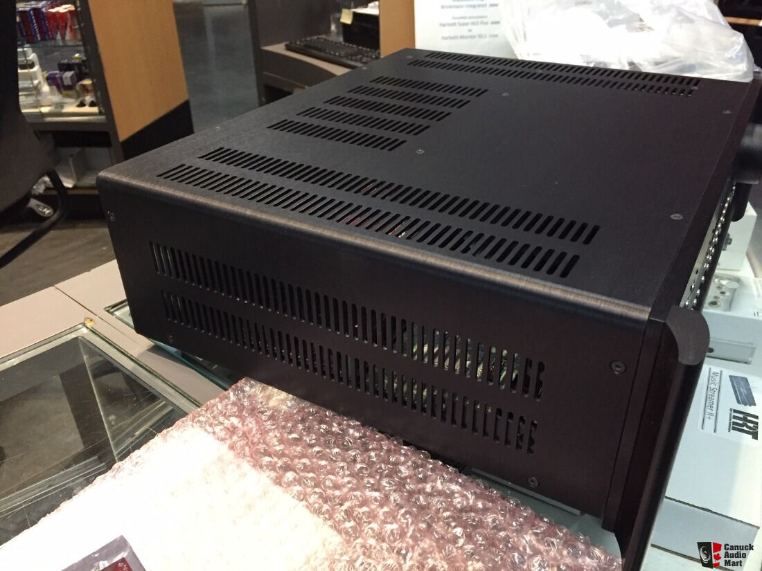 Anthem Statement D2V 3D Preamp Processor ( lowered pricing ) Photo ...