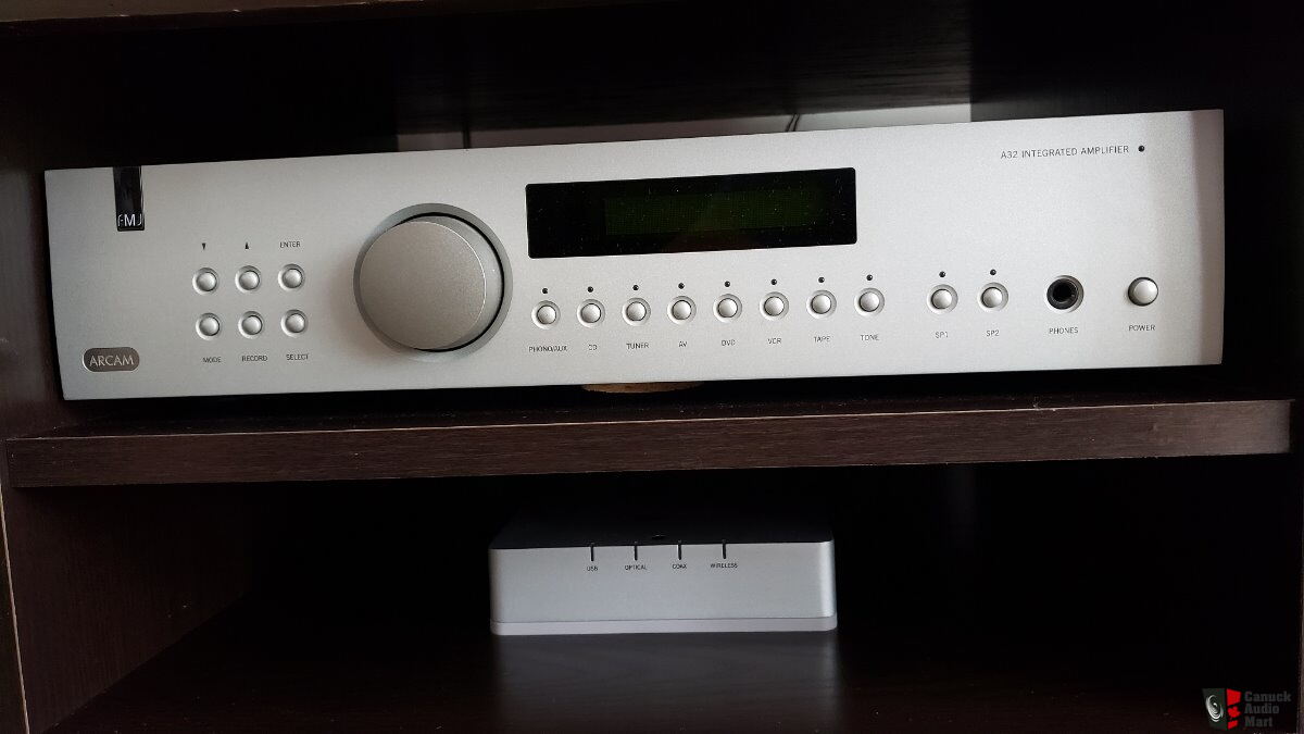 Arcam FMJ A32 and FMJ P35 integrated and power amp Photo #2290223 - UK ...