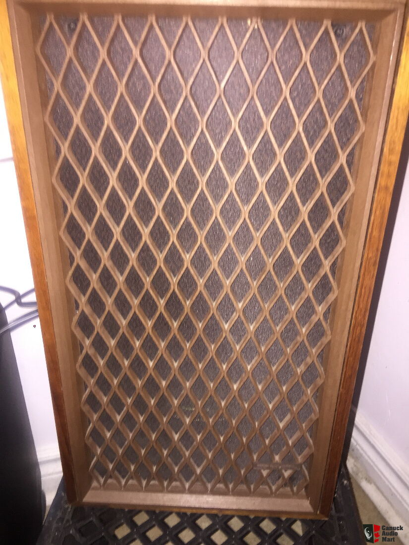 Realistic Nova 5 speakers For Sale - Canuck Audio Mart