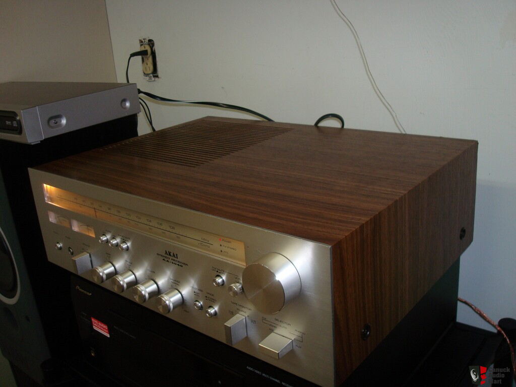 AKAI RECEIVER AA-1040 VERY NICE PIECE Photo #230468 - Canuck Audio Mart