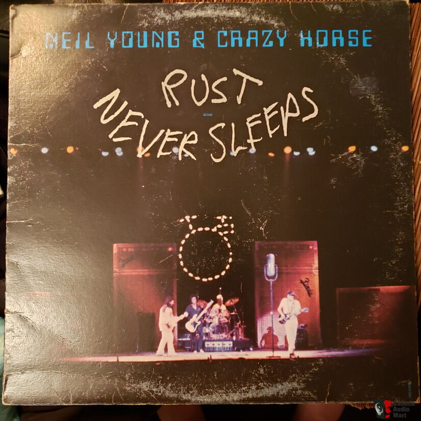 Neil Young vinyl collection Photo #2306130 - UK Audio Mart