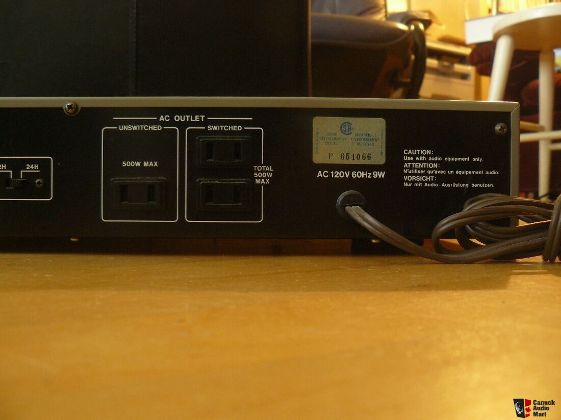 AKAI Audio timer model dt-100 Photo #2324302 - Canuck Audio Mart