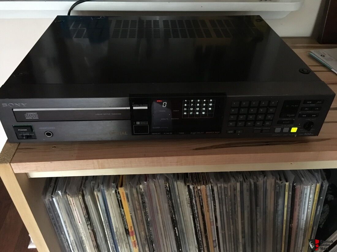 Sony CDP 502es professional CD player For Sale - Canuck Audio Mart