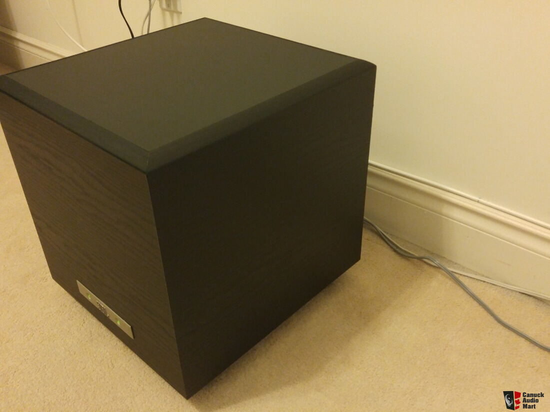 JBL Powerbase PB10 10" 150-Watt Down-Firing Powered Subwoofer Photo ...