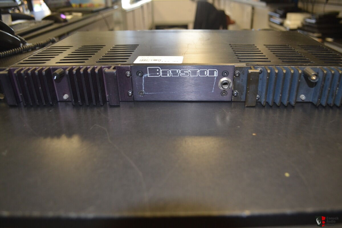 Bryston 2B power amp Photo #2358484 - Canuck Audio Mart