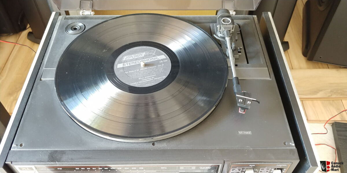 Sanyo GXT717 Vintage Sereo Music System with speakers, for the starter ...