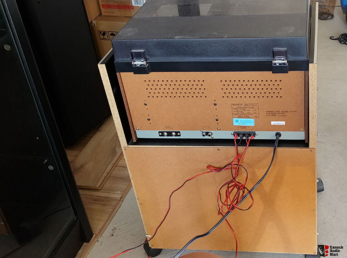Sanyo GXT717 Vintage Sereo Music System with speakers, for the starter ...