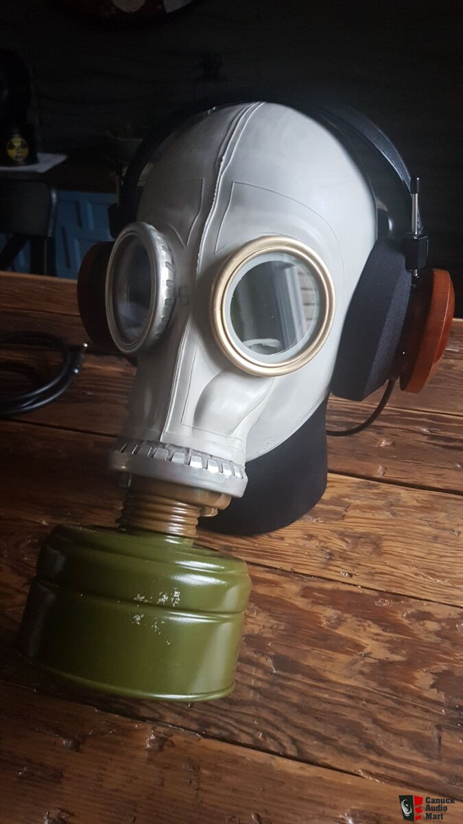 Headphones display Genuine Soviet gas mask Photo #2360534 - Canuck ...