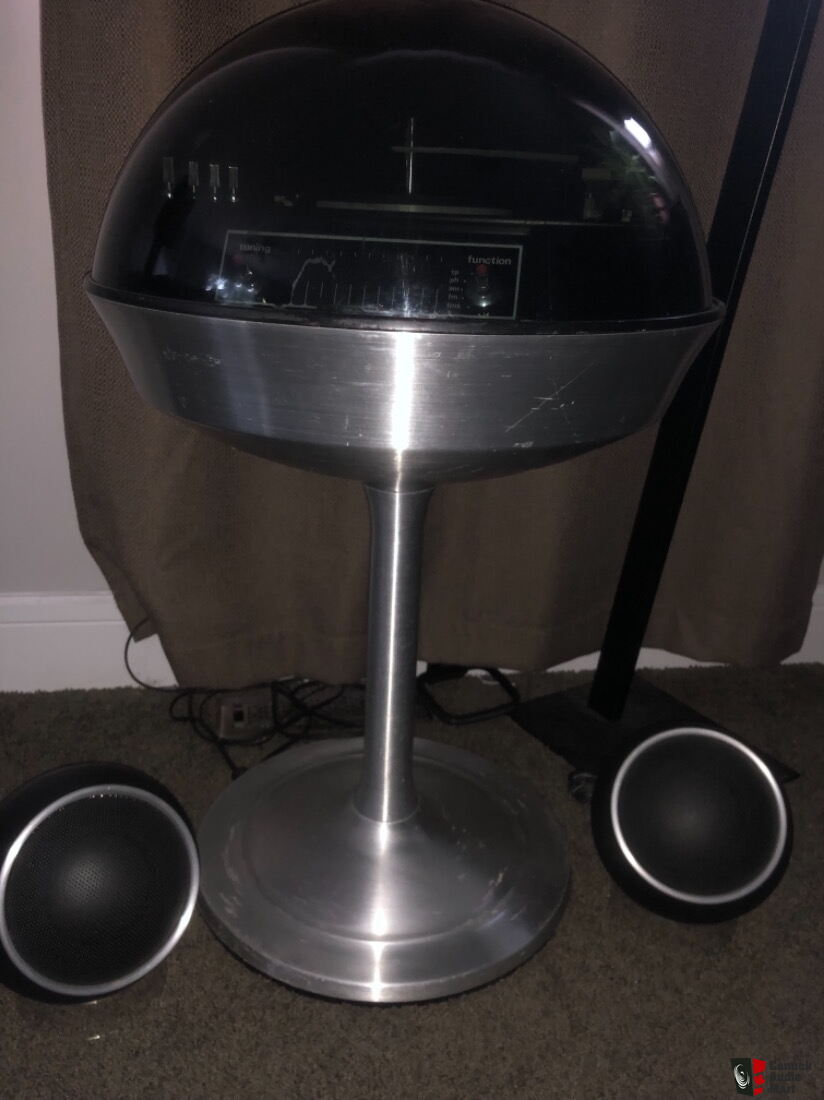 Electrohome Apollo 711 record player with matching globe speakers Photo ...