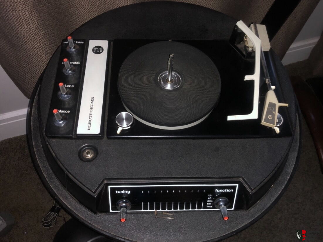 Electrohome Apollo 711 record player with matching globe speakers Photo ...