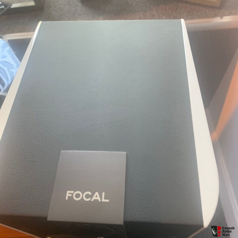 Focal Chorus 706 Bookshelf Speakers (White High Gloss & Black ...