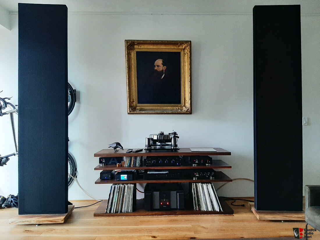 Acoustat 2+2 Floorstanding Electro-Static Loudspeakers c/w MEDALLION ...