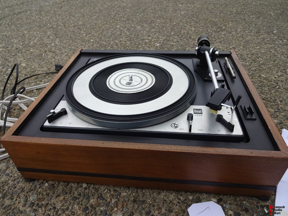 Dual 1209 Turntable Photo #2426820 - Canuck Audio Mart