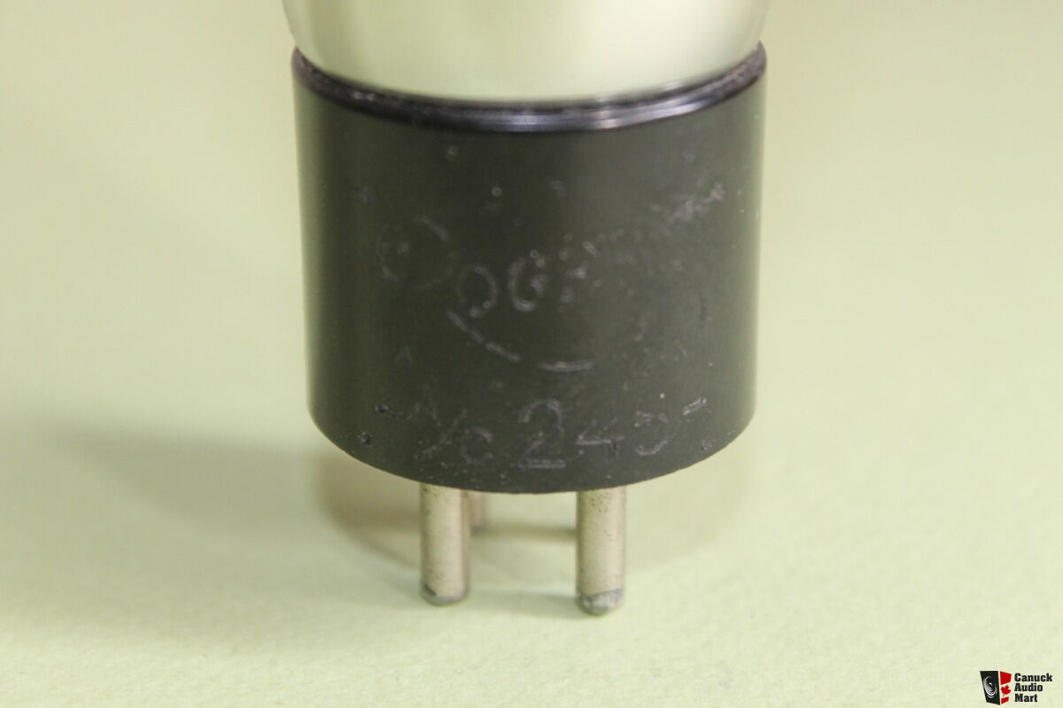 Rogers 245 globe tube manufactured by Rogers Radio Toronto Photo ...