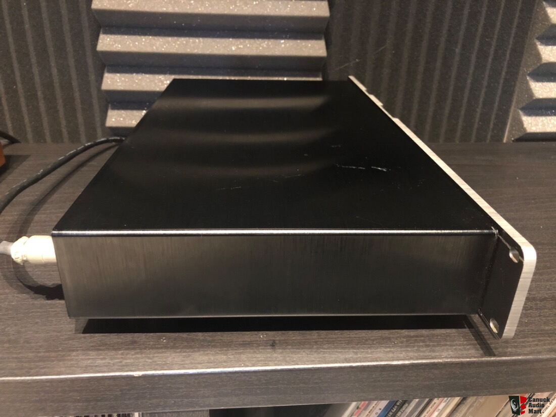Usher P-303 stereo preamplifier Photo #2449946 - Canuck Audio Mart