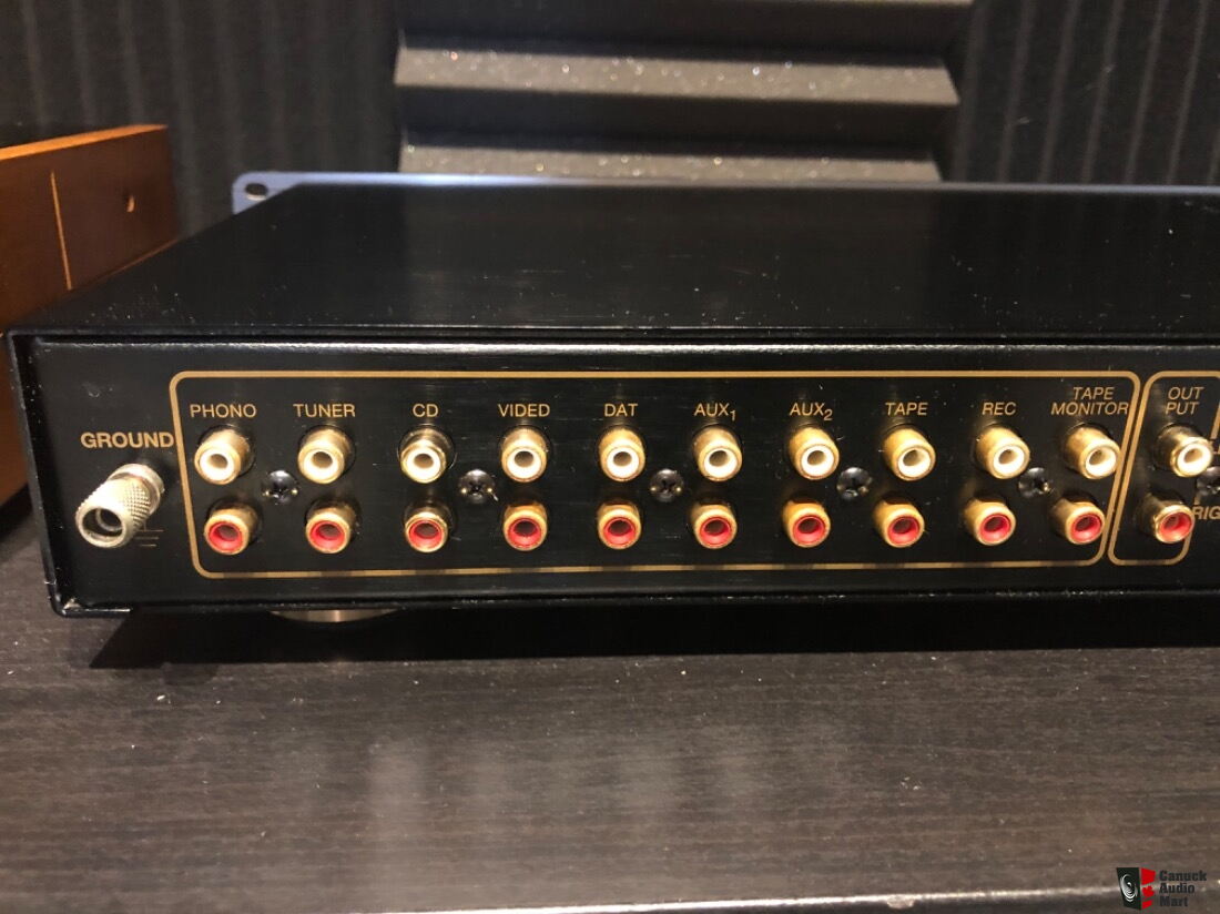Usher P-303 stereo preamplifier Photo #2449949 - UK Audio Mart