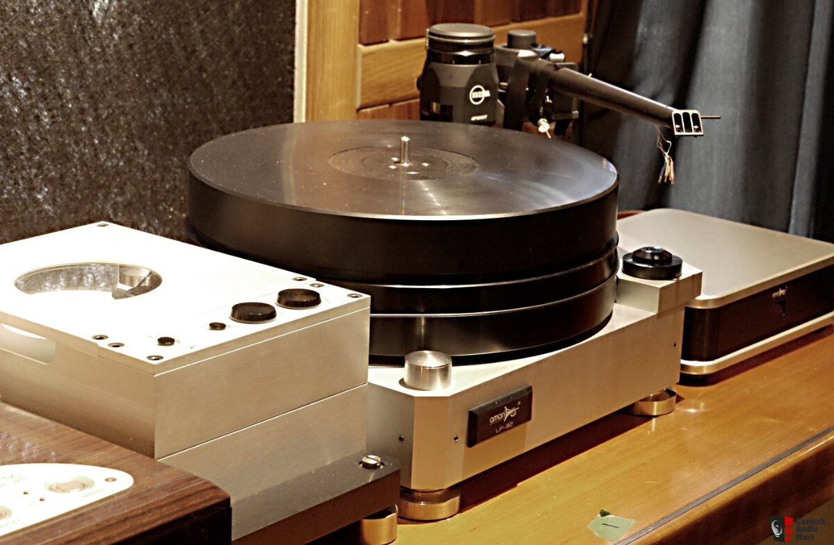 Acoustical Systems Amari Turntable Photo #2450802 - US Audio Mart