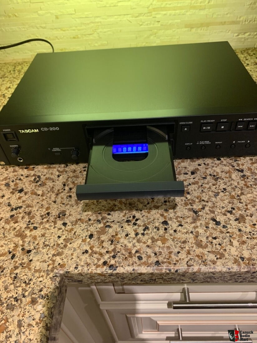 Tascam CD-200 CD Player Like New Photo #2459778 - UK Audio Mart