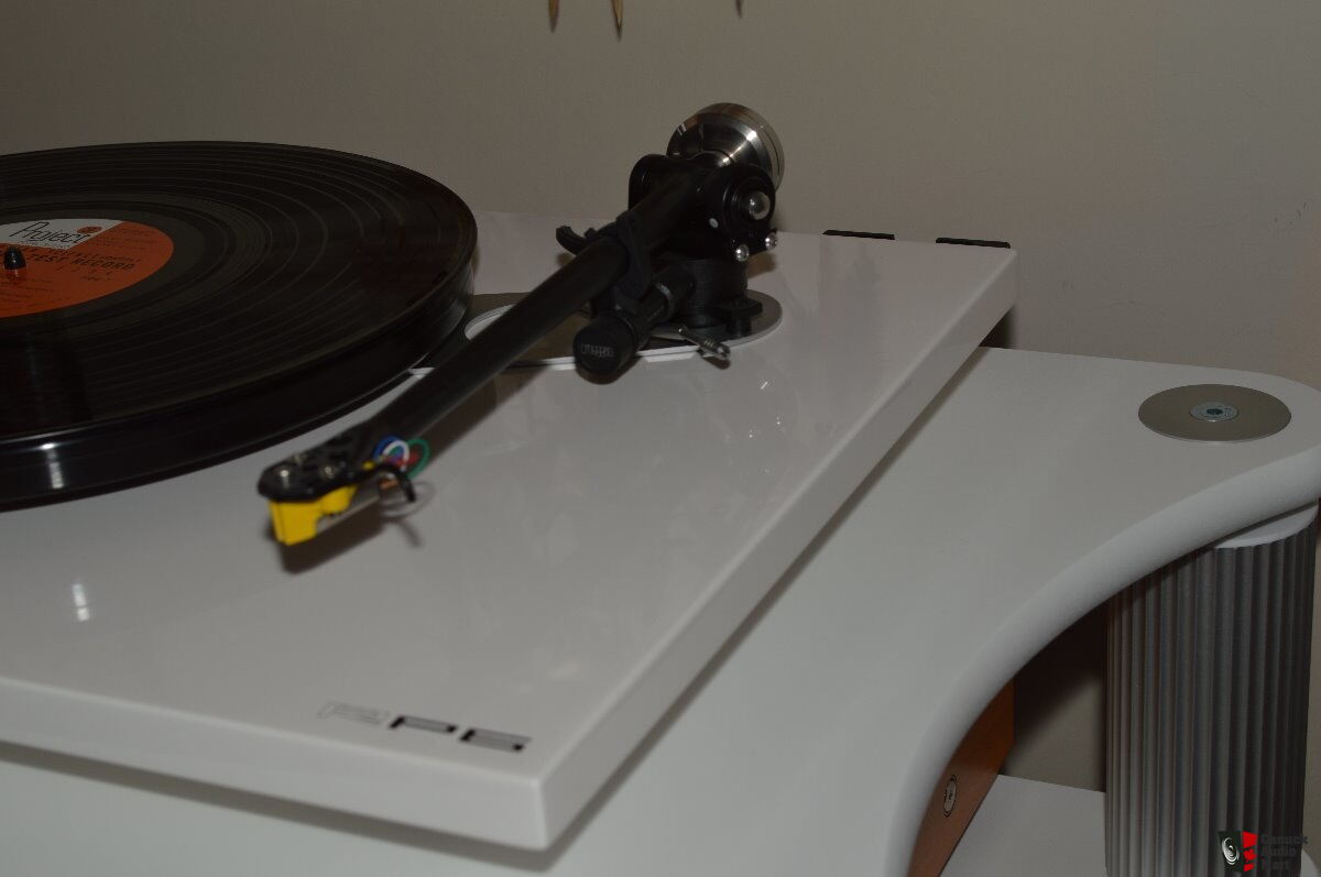 Rega RP6 in Glossy White with Exact 2 Cartridge and TTPSU - LOW PRICE ...