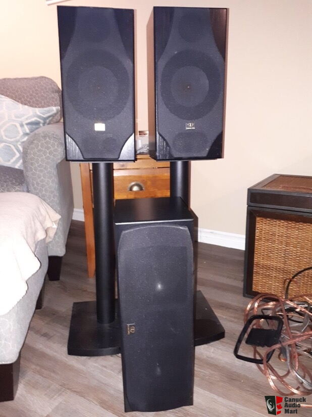 Marantz receiver, CD/DVD player and Monitor Audio speakers Photo ...