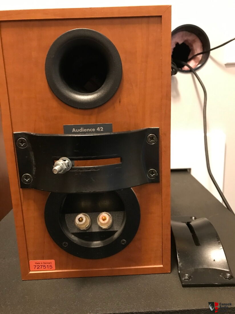Dynaudio Audience 42 Bookshelf Speakers Good Condition Photo 2505136 Dynaudio Audience 42 Bookshelf Speakers Good Condition Photo 2505136