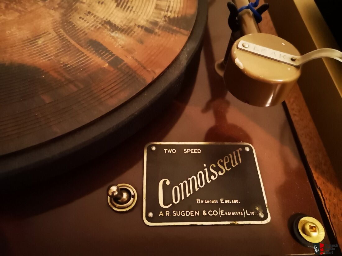 Connoisseur' Turntable British-Made Photo #2511639 - US Audio Mart