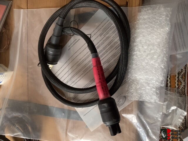 Gutwire G Clef power cable Photo #2530353 - Canuck Audio Mart