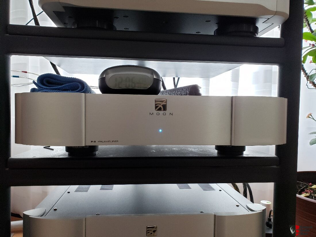 SimAudio Moon Evolution P-8 Preamp two chasses design - Reduced Photo ...