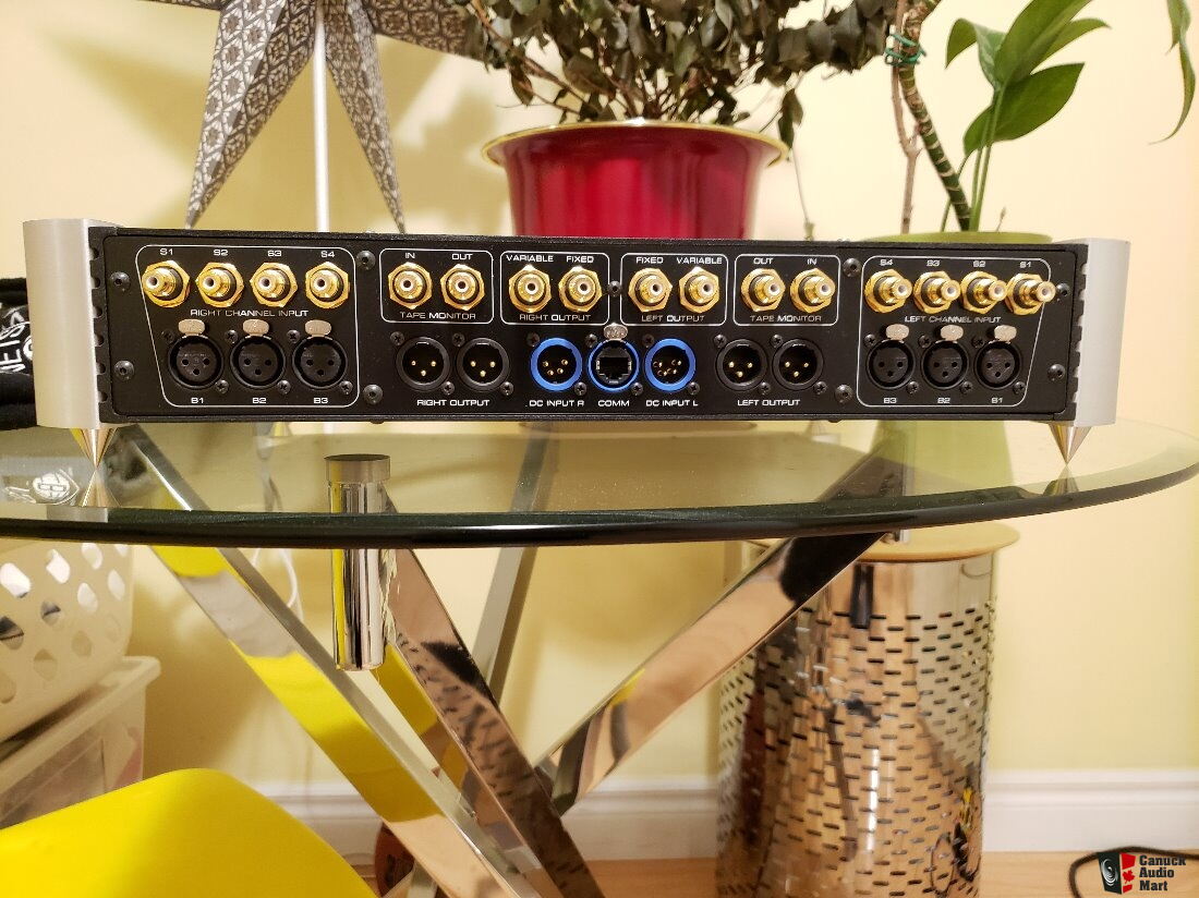 SimAudio Moon Evolution P-8 Preamp two chasses design - Reduced Photo ...