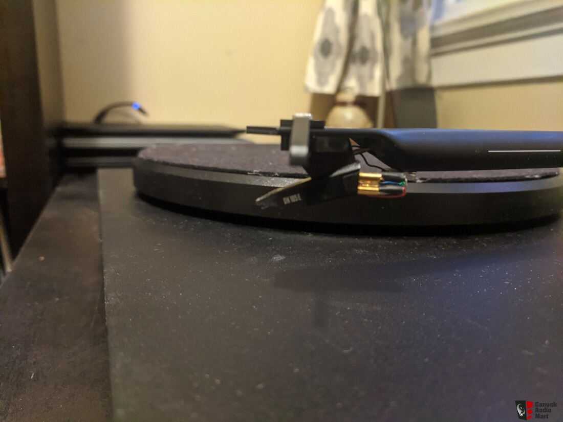 Pro-Ject Debut III Record Player Turntable Photo #2556262 - UK Audio Mart