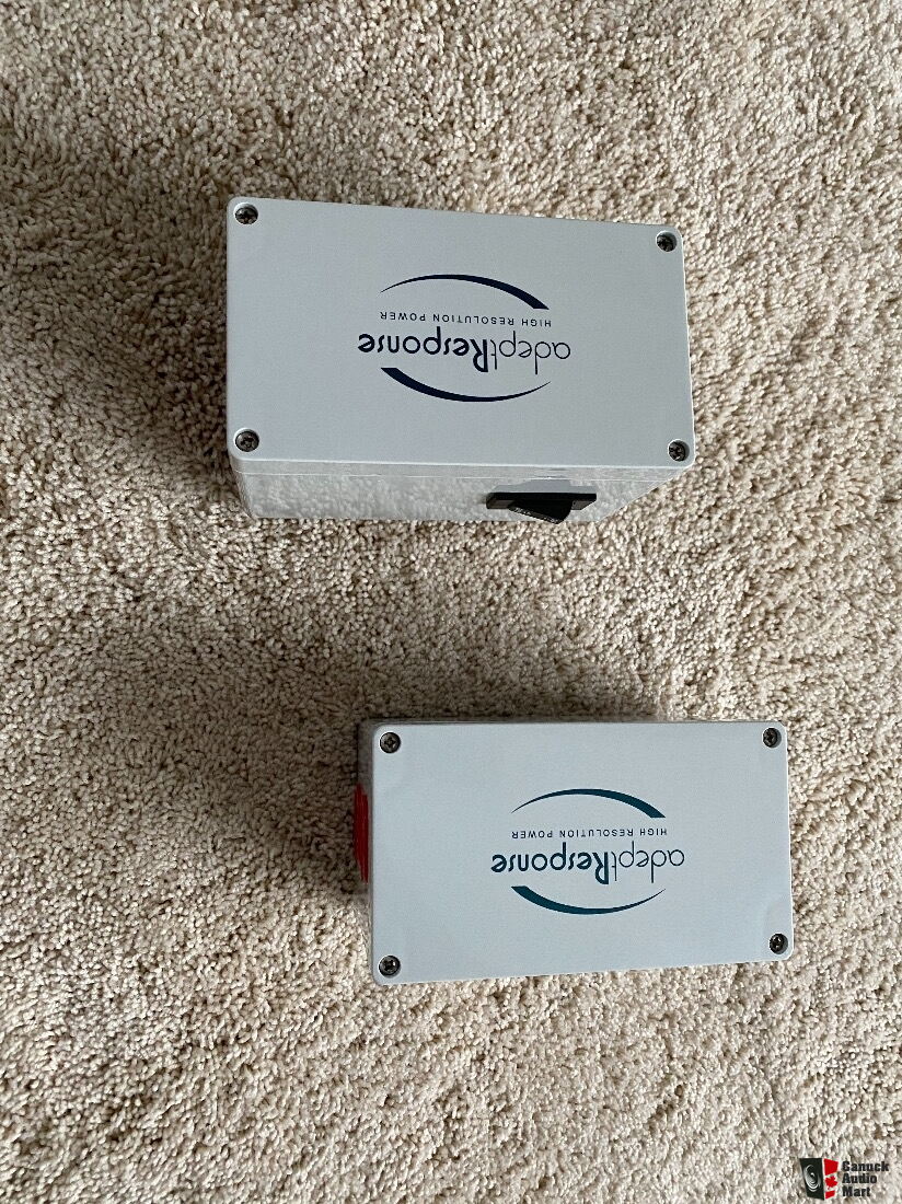 Audience adeptResponse aR2p-T High Resolution Power Conditioner Photo ...