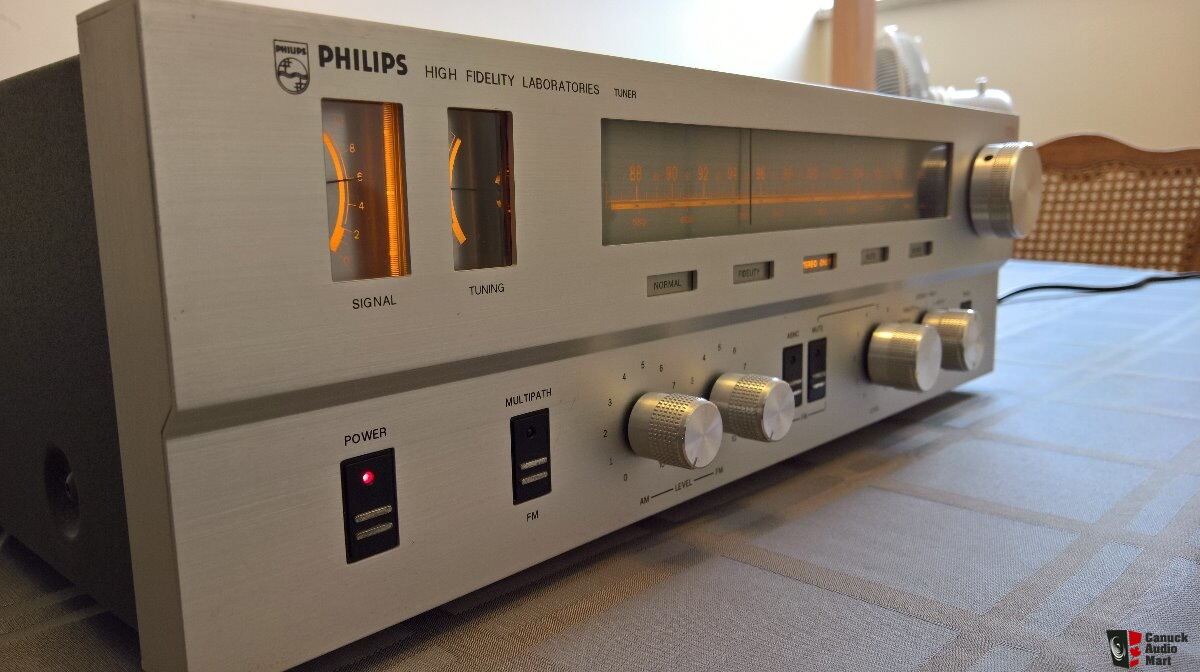 Philips 22AH673 AM/FM Stereo Tuner Photo #2587228 - US Audio Mart