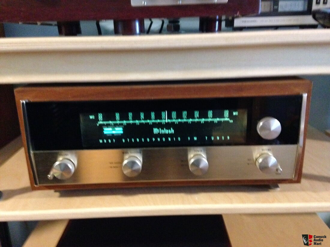 McIntosh MR 67 tuner with its wooden cabinet For Sale - Canuck Audio Mart
