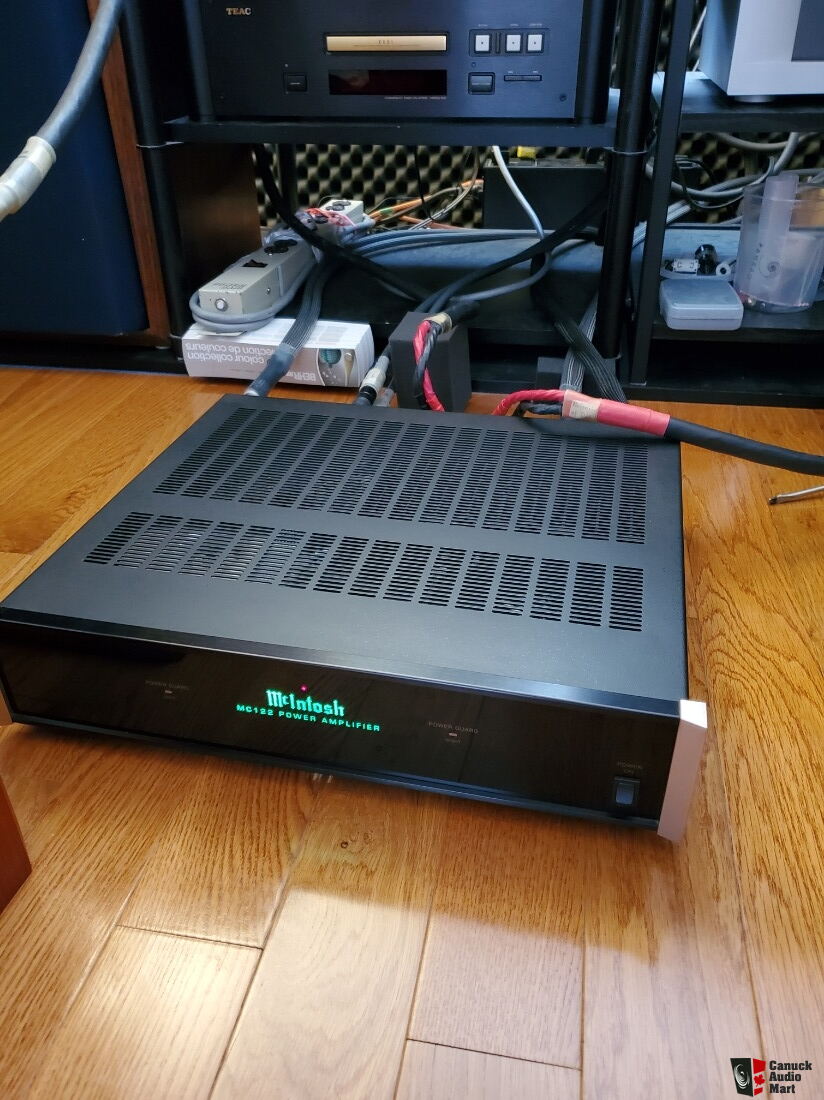 McIntosh MC122 power amp with power guard Photo #2625387 - UK Audio Mart