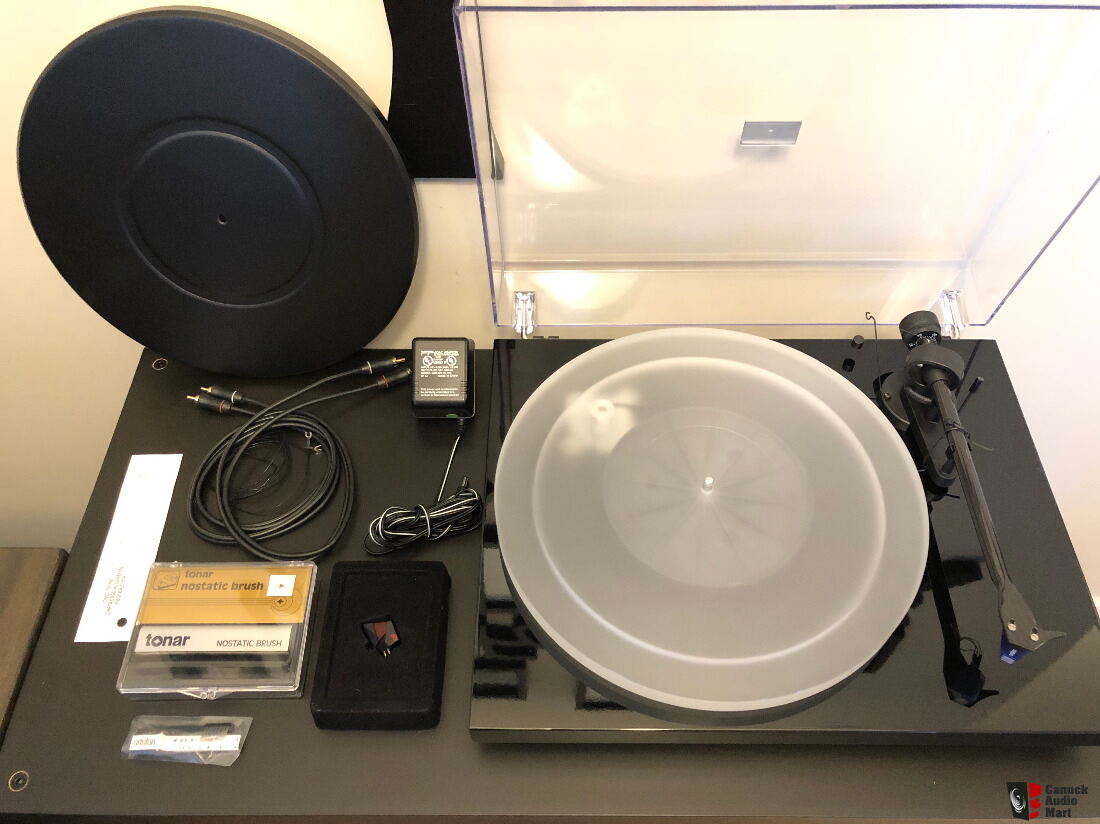 Pro-Ject Debut Carbon Turntable with upgrades - Piano Black Photo ...