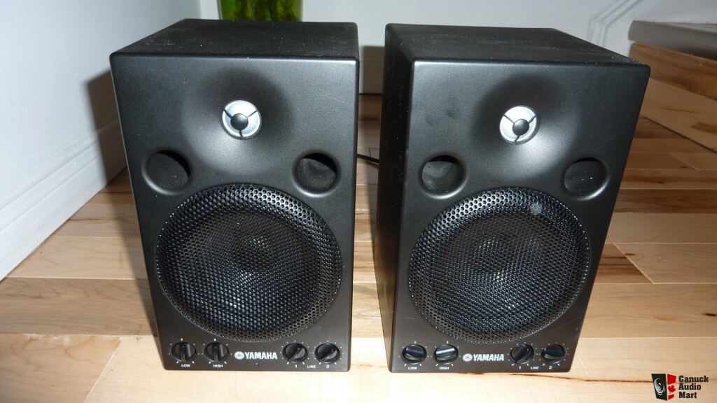 Small yamaha desktop monitor For Sale - Canuck Audio Mart
