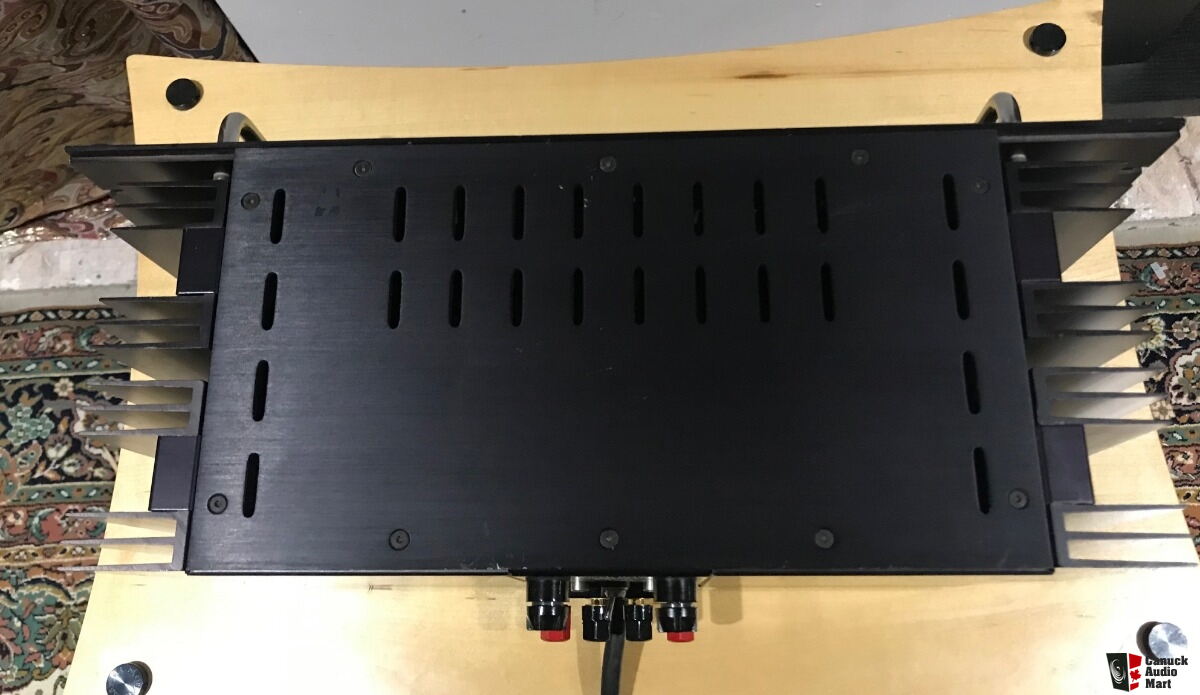 VERY CLEAN Bryston 3B Power amp .Works perfect, serviced @ Bryston, w ...