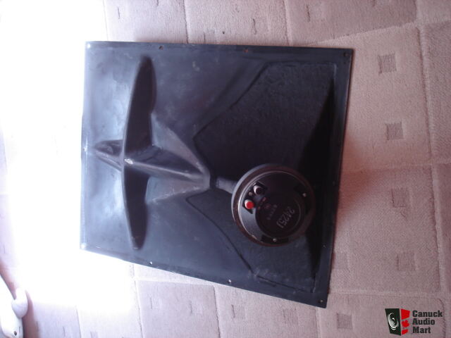 JBL 4660 single speaker with Everest Horn Photo #2501208 - Canuck Audio ...