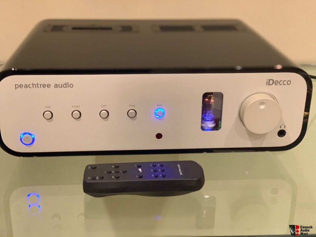 Peachtree iDecco amplifier with tube stage for added warmth! Photo ...
