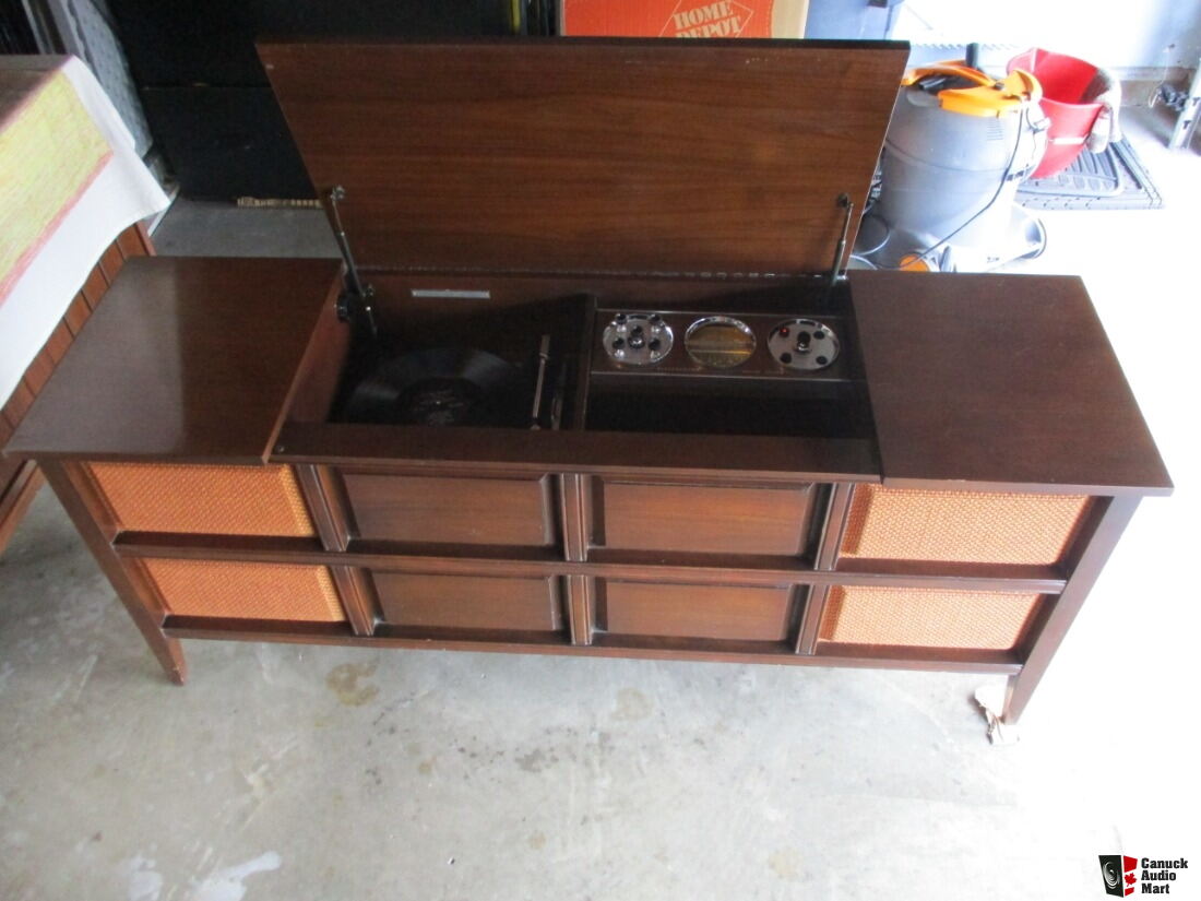 1969 Electrohome Stereo console Model S 610. Mid Century Modern ...