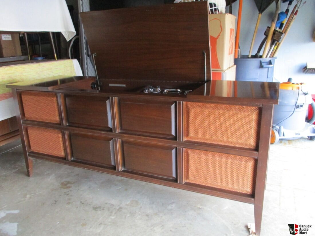 1969 Electrohome Stereo console Model S 610. Mid Century Modern ...