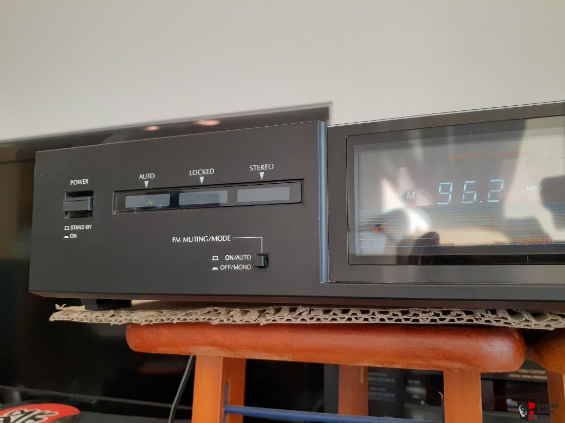 Vintage Sansui Quartz PLL Synthesized Tuner T-900 (Made in Japan) Photo ...