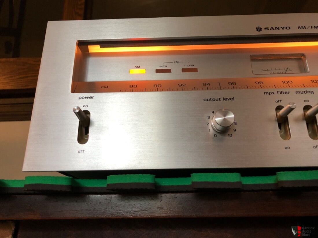 Serviced 1978 Sanyo Am/FM stereo Tuner FMT611K 14.3lbs Photo #1553994 ...