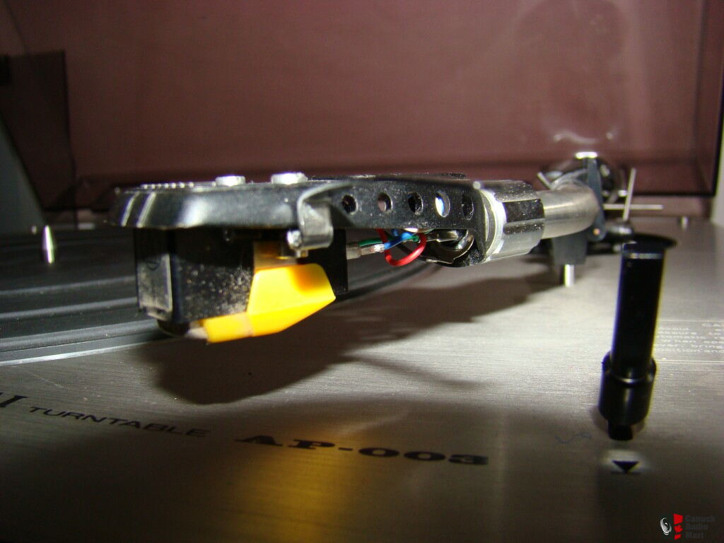 AKAI AP-005 TURNTABLE Photo #281346 - Canuck Audio Mart