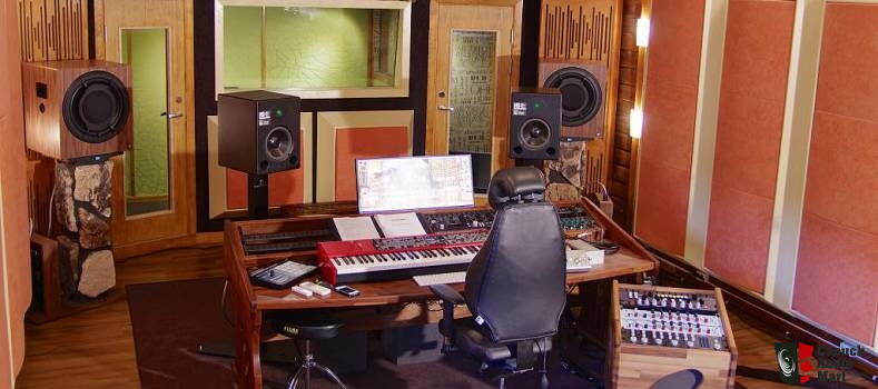 Meyer Sound HD-1 Monitors & VX-1 Equalizer Photo #2823946 - UK Audio Mart