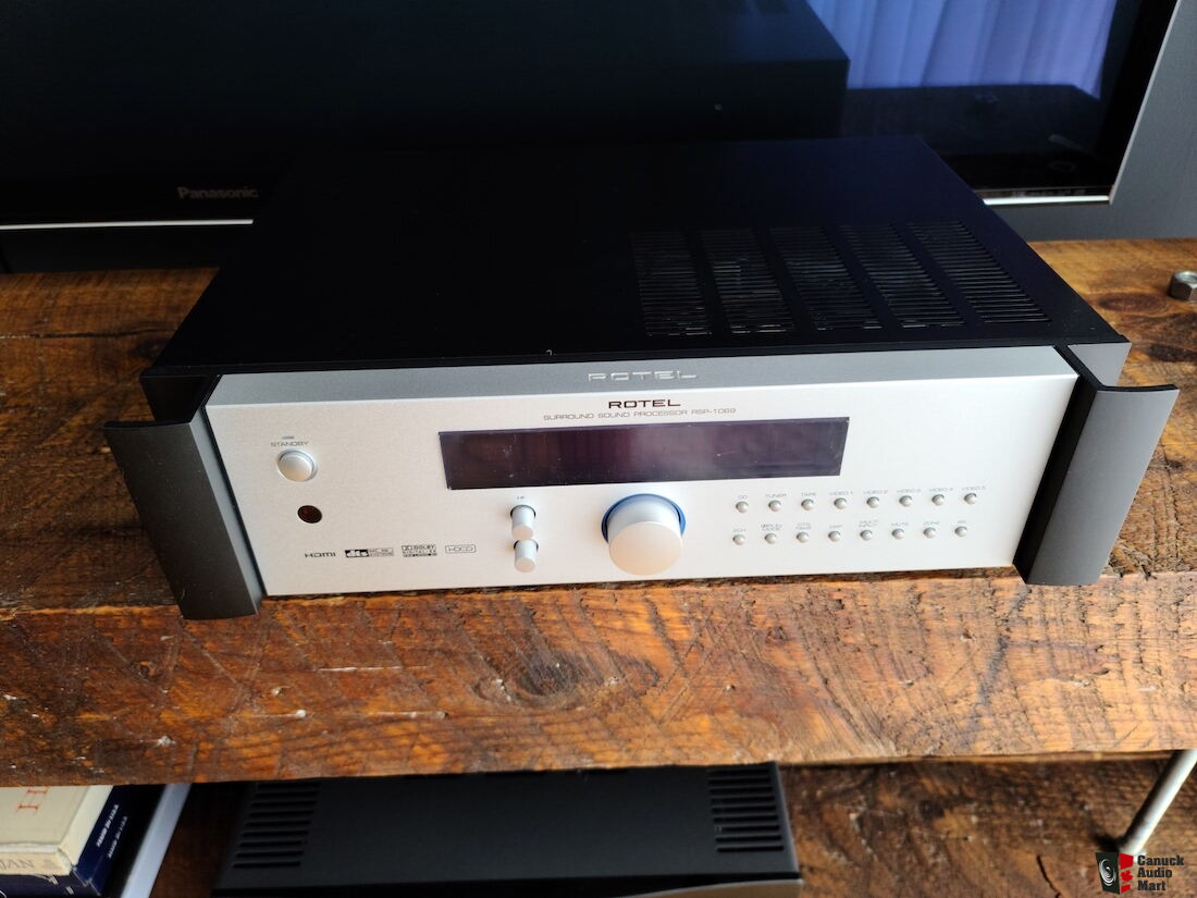 Rotel RSP-1069 HDMI Processor and RMB-1075 5-Channel Amplifier Photo ...