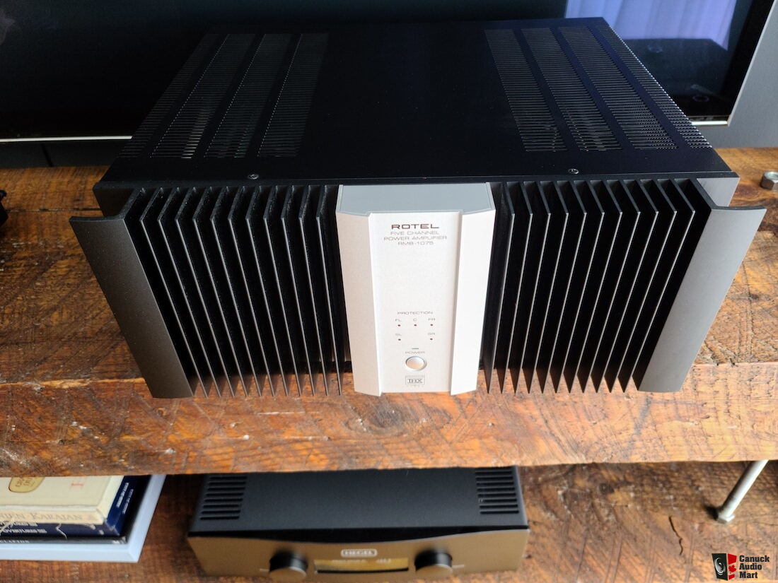 Rotel RSP-1069 HDMI Processor and RMB-1075 5-Channel Amplifier Photo ...